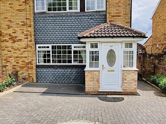 3 bedroom semi detached house to rent