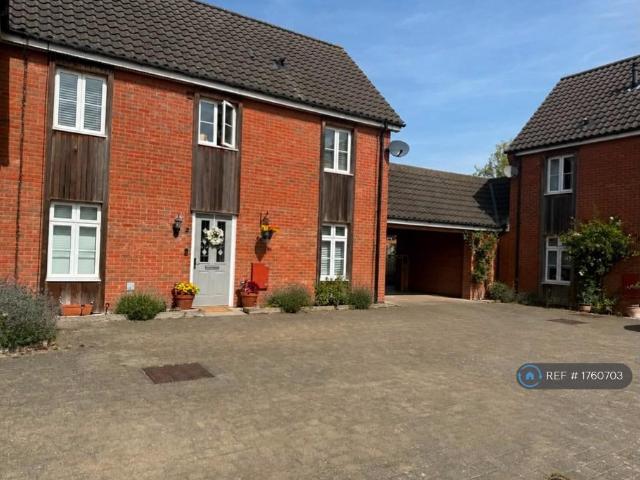 3 bedroom semi detached house to rent