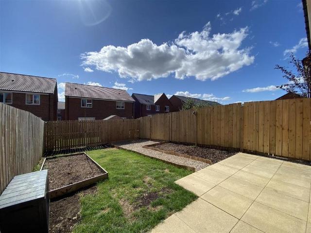 3 bedroom semi detached house to rent