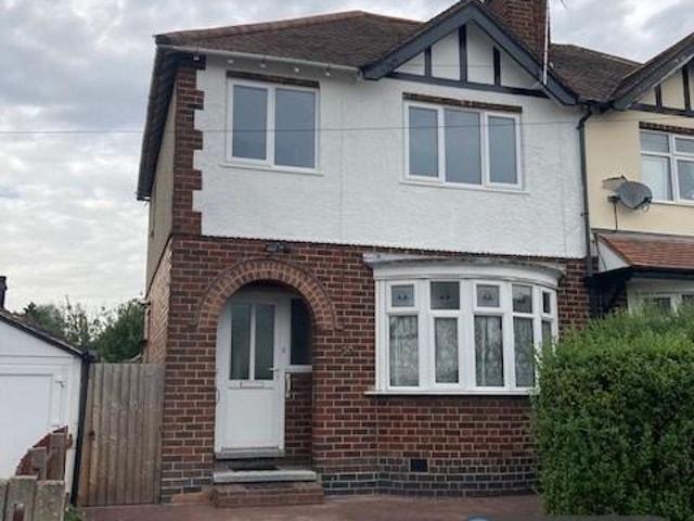 3 bedroom semi detached house to rent
