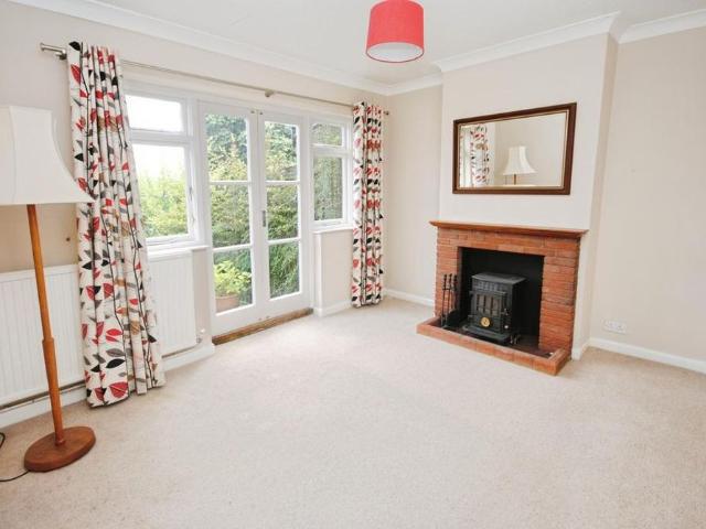 3 bedroom semi detached house to rent