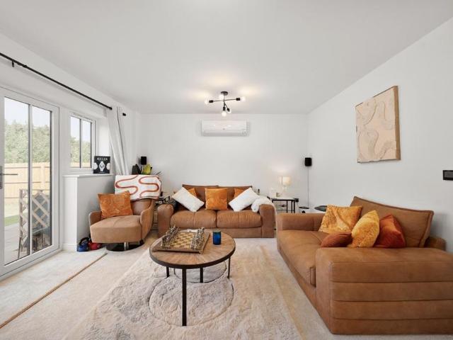 3 bedroom semi detached house to rent