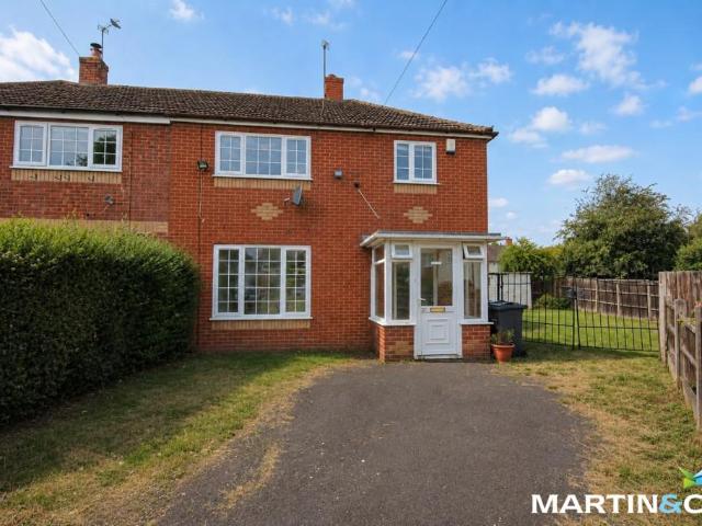 3 bedroom semi detached house to rent