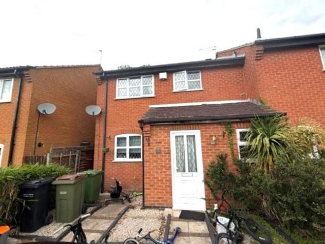 3 bedroom semi detached house to rent