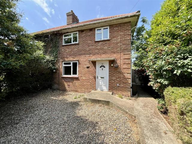 3 bedroom semi detached house to rent