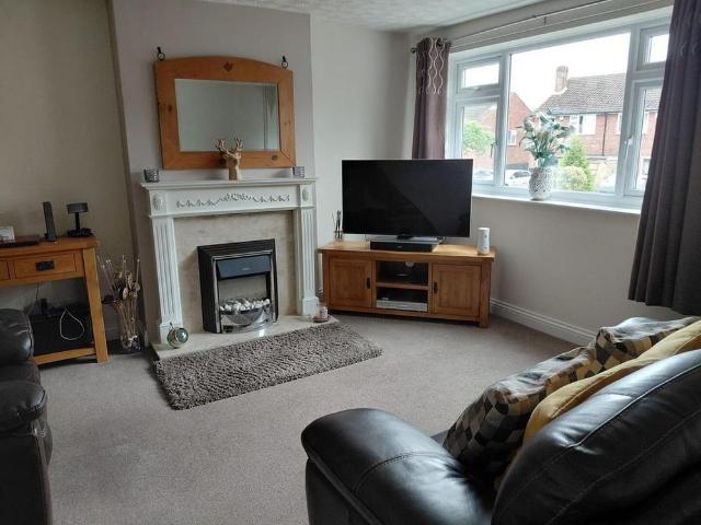 3 bedroom semi detached house to rent