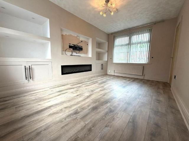 3 bedroom semi detached house to rent