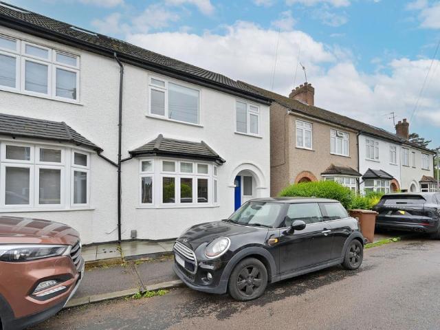3 bedroom semi detached house to rent