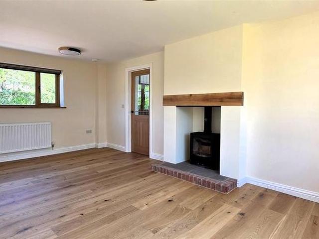 3 bedroom semi detached house to rent