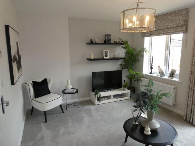 3 bedroom semi detached house to rent