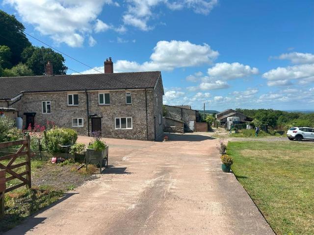 2 bedroom semi detached house to rent