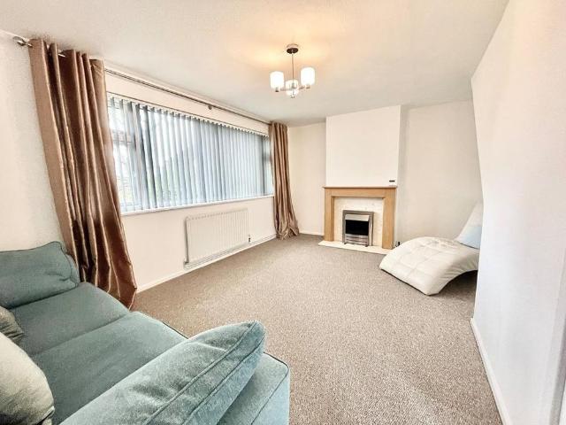 3 bedroom semi detached house to rent