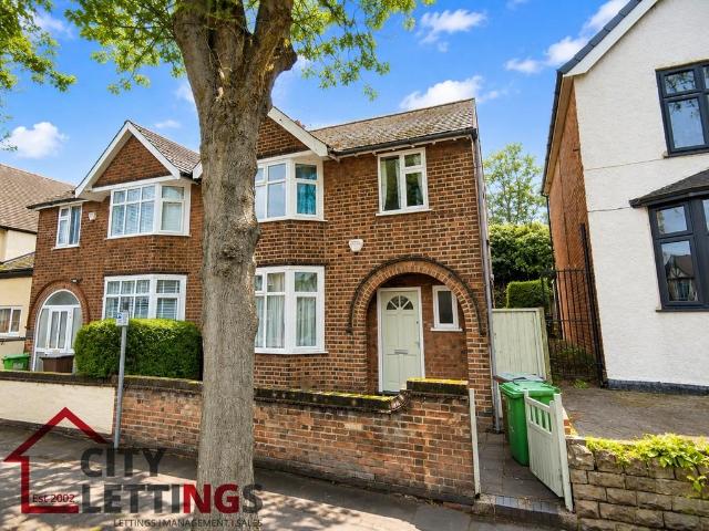 3 bedroom semi detached house to rent