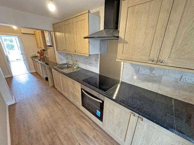 3 bedroom semi detached house to rent