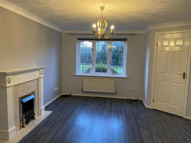 3 bedroom semi detached house to rent