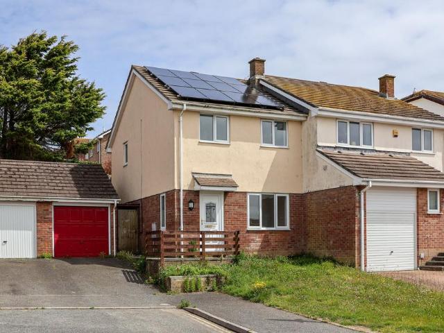 3 bedroom semi detached house to rent
