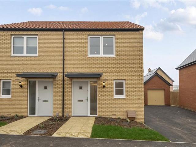 3 bedroom semi detached house to rent