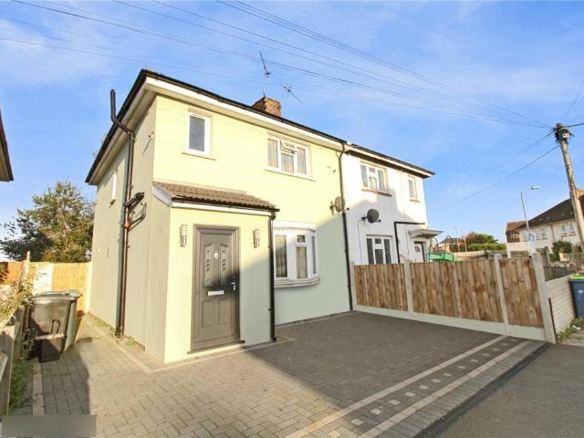 3 bedroom semi detached house to rent