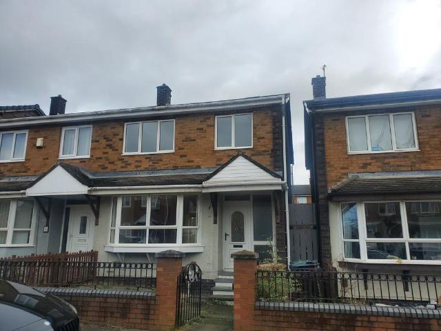 3 bedroom semi detached house to rent