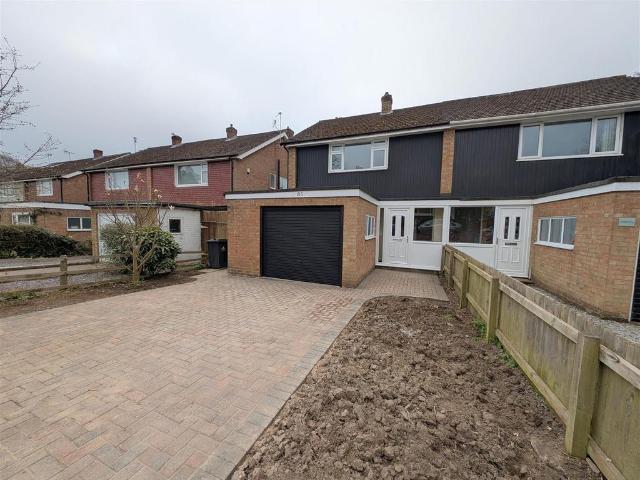 3 bedroom semi detached house to rent