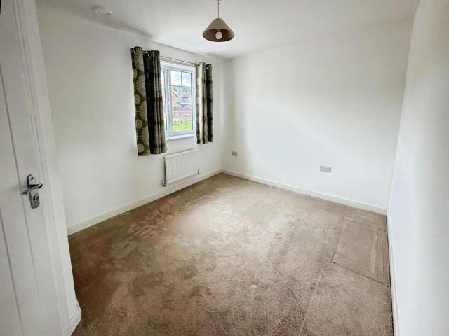 3 bedroom semi detached house to rent
