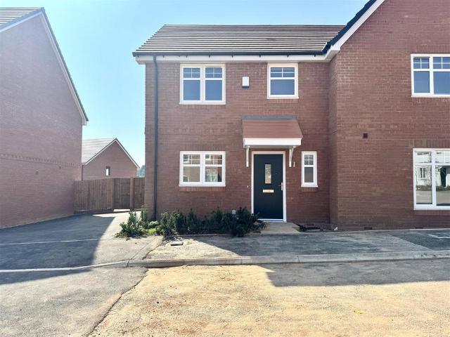 3 bedroom semi detached house to rent