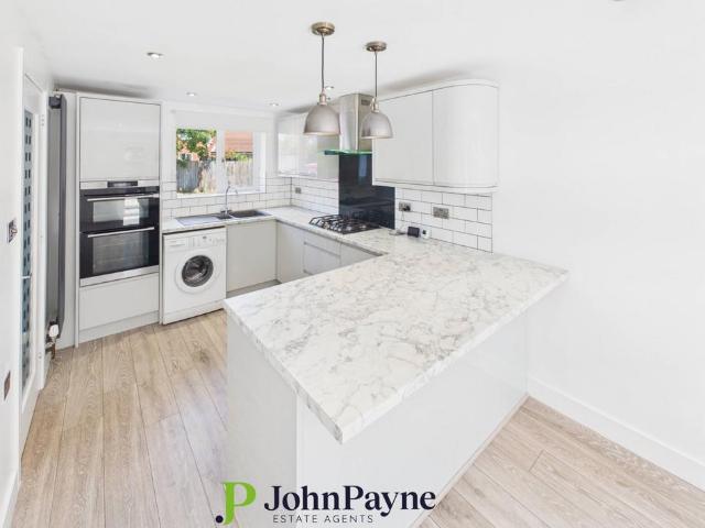 3 bedroom semi detached house to rent