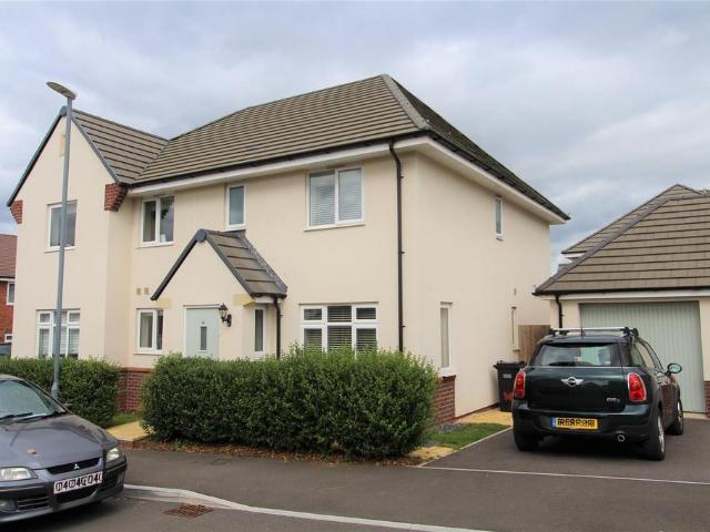 3 bedroom semi detached house to rent