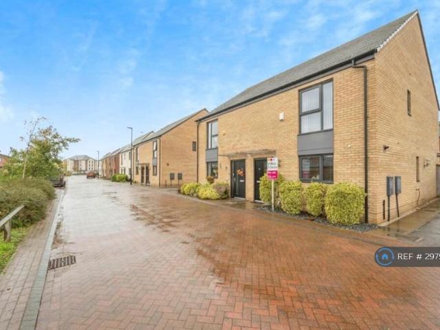 3 bedroom semi detached house to rent