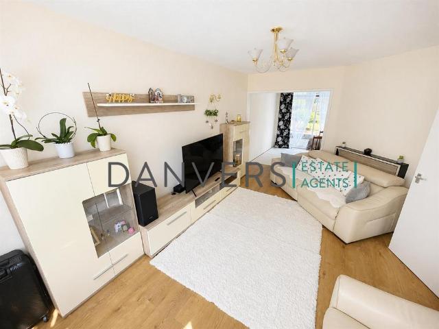 3 bedroom semi detached house to rent