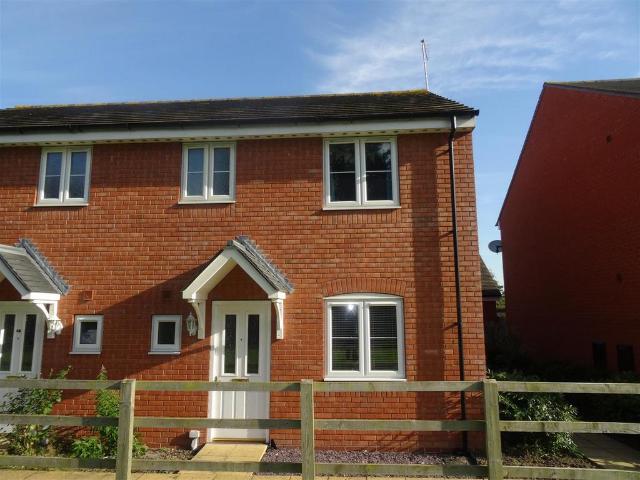 3 bedroom semi detached house to rent
