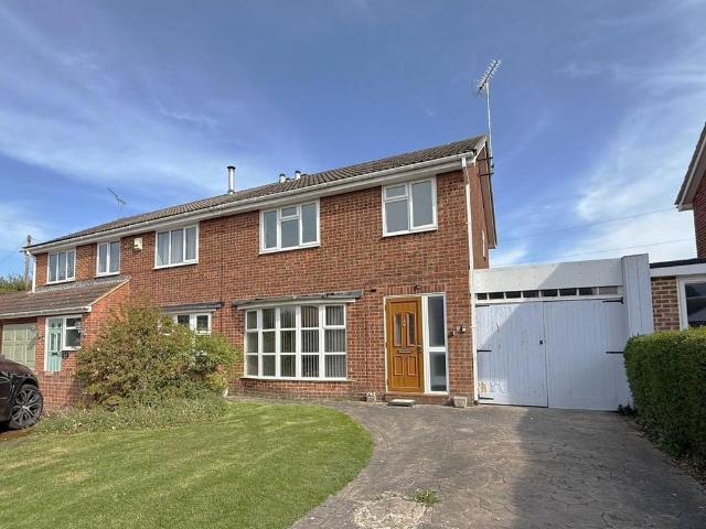 3 bedroom semi detached house to rent