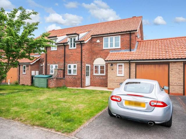 3 bedroom semi detached house to rent