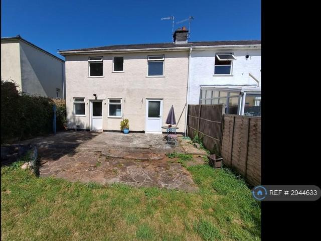 3 bedroom semi detached house to rent