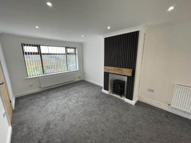 3 bedroom semi detached house to rent