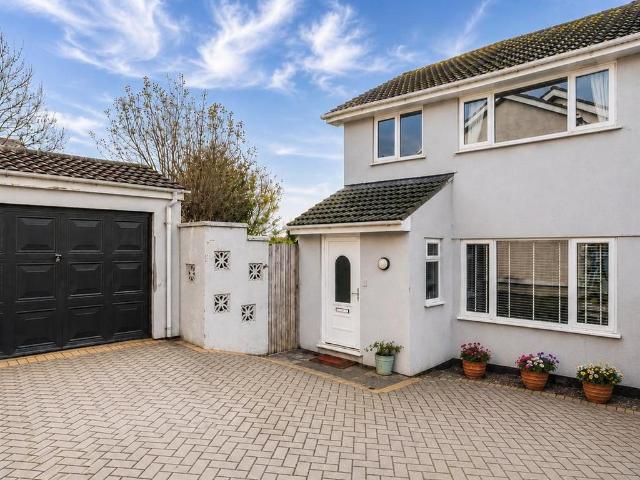 3 bedroom semi detached house to rent
