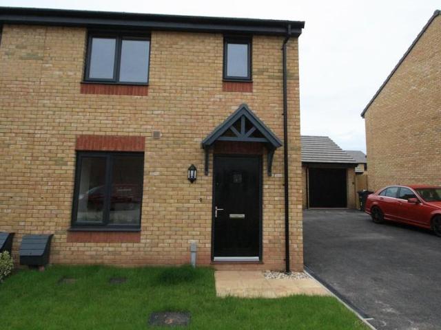 3 bedroom semi detached house to rent
