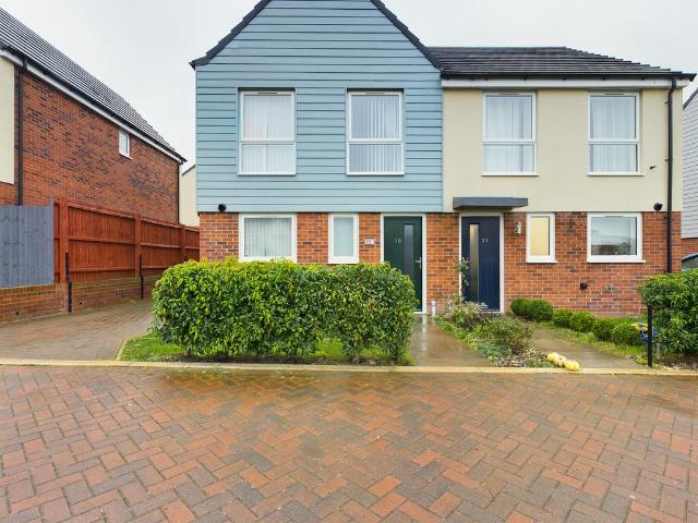 3 bedroom semi detached house to rent