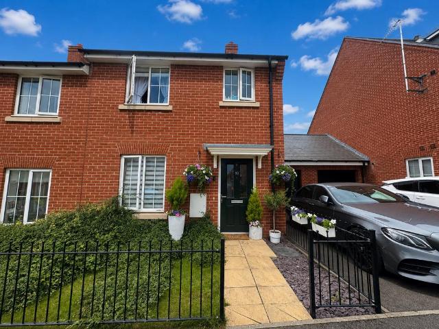 3 bedroom semi detached house to rent