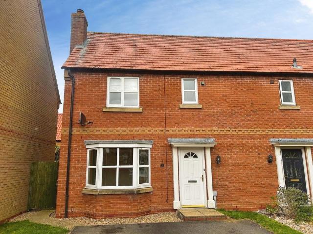 3 bedroom semi detached house to rent