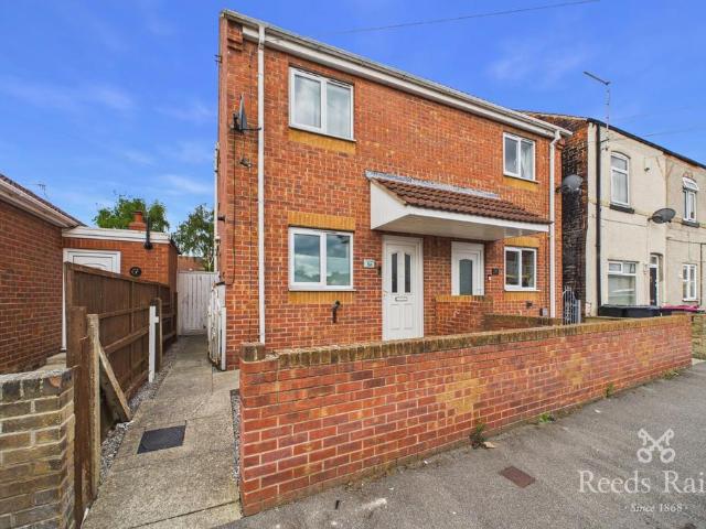 3 bedroom semi detached house to rent