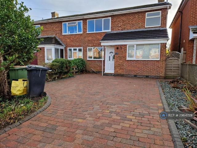3 bedroom semi detached house to rent