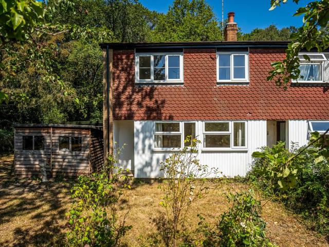 3 bedroom semi detached house to rent