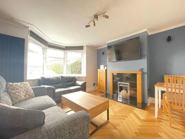 3 bedroom semi detached house to rent