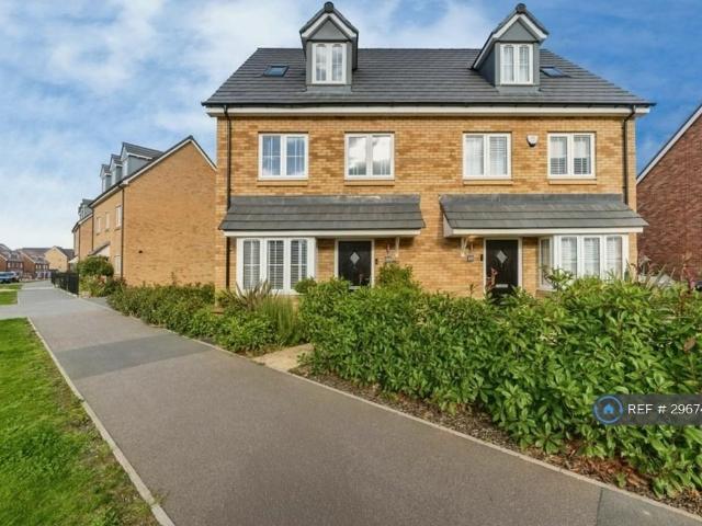 3 bedroom semi detached house to rent