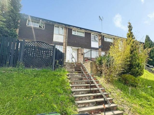 3 bedroom semi detached house to rent