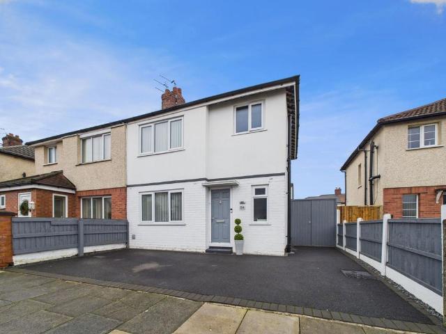 3 bedroom semi detached house to rent
