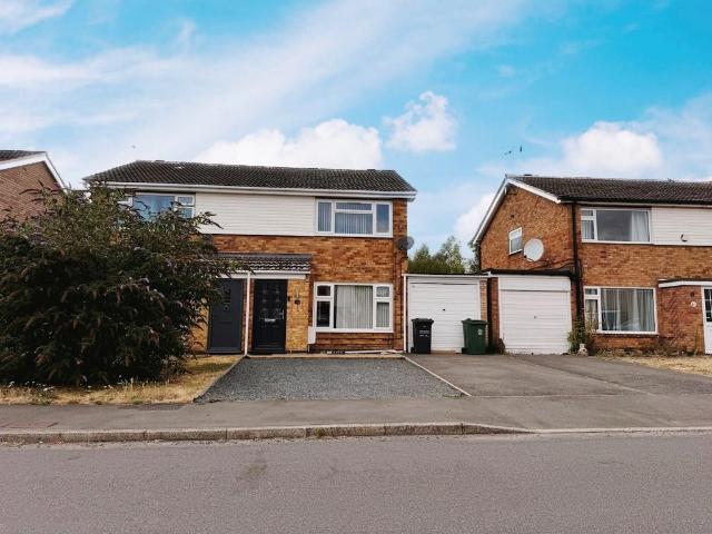 3 bedroom semi detached house to rent