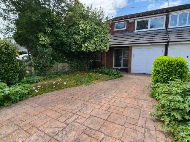3 bedroom semi detached house to rent