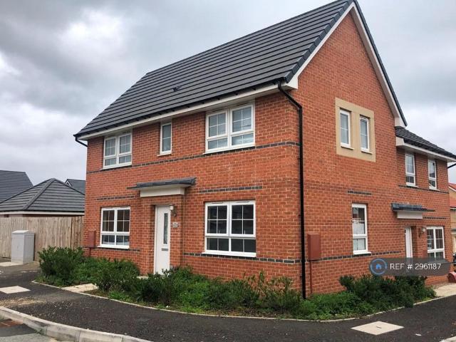 3 bedroom semi detached house to rent
